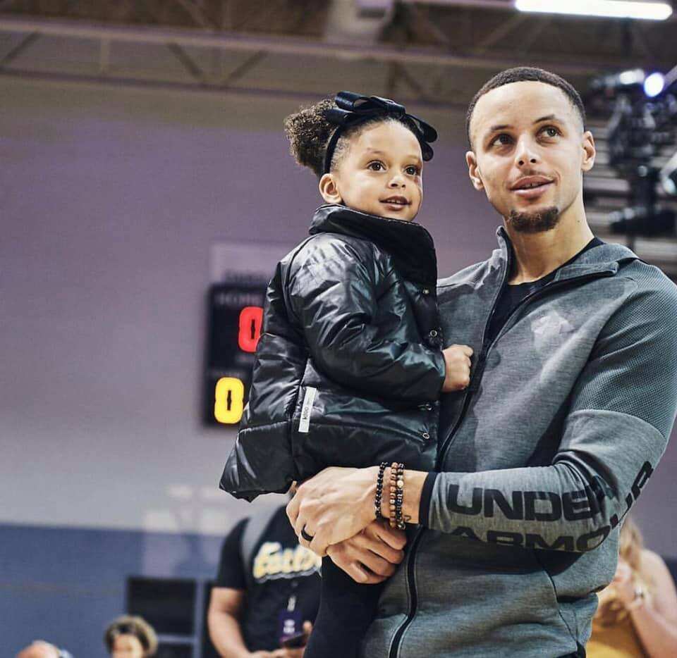 Stephen Curry net worth, endorsements, siblings, wife, height and ... Stephen Curry net worth, endorsements, siblings, wife, height and ...